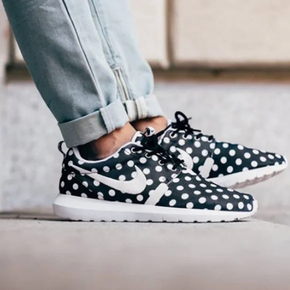 Nike Roshe Run Black White Dots
